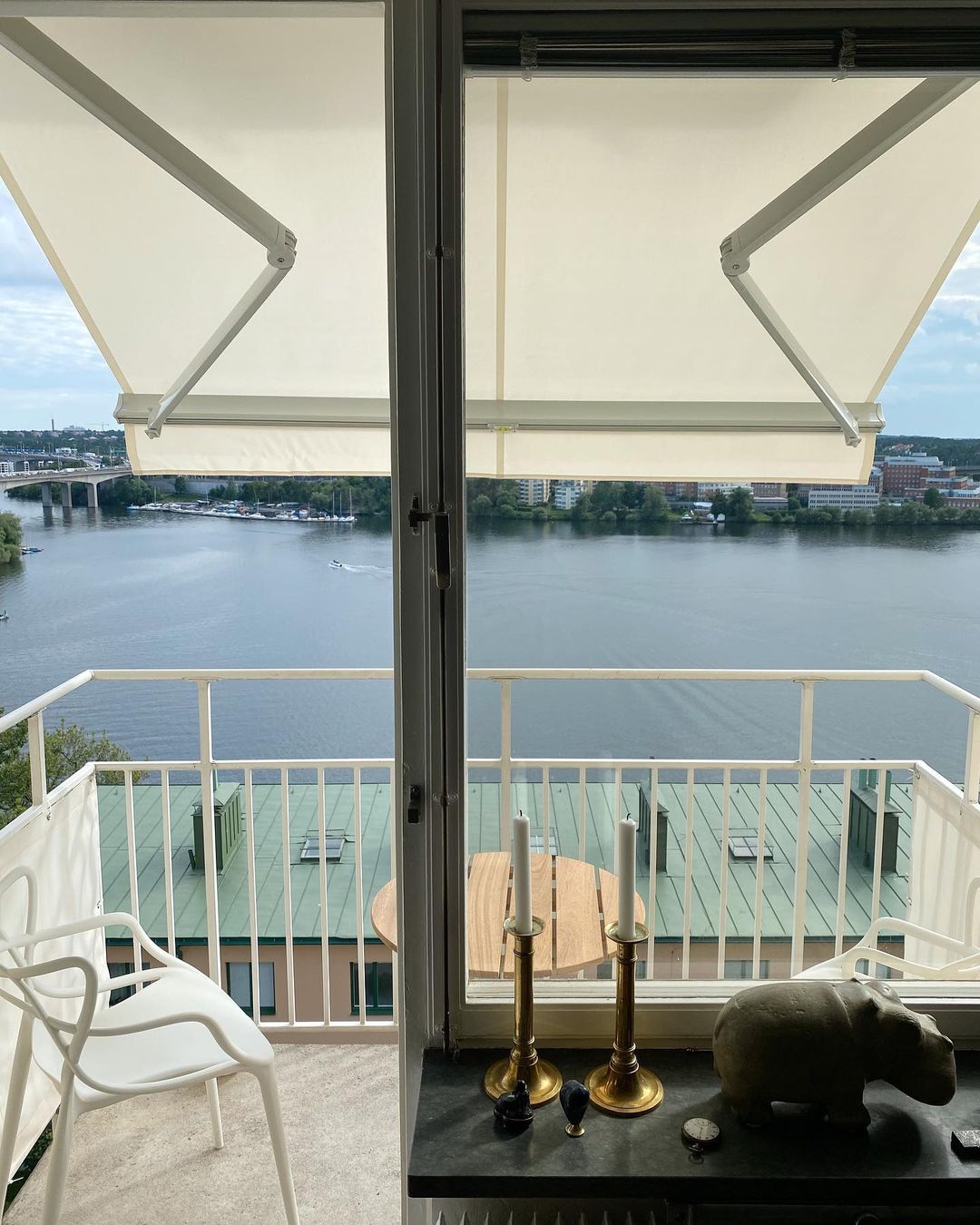 Balkongmarkis i Fredhäll – Solariserat Solskydd